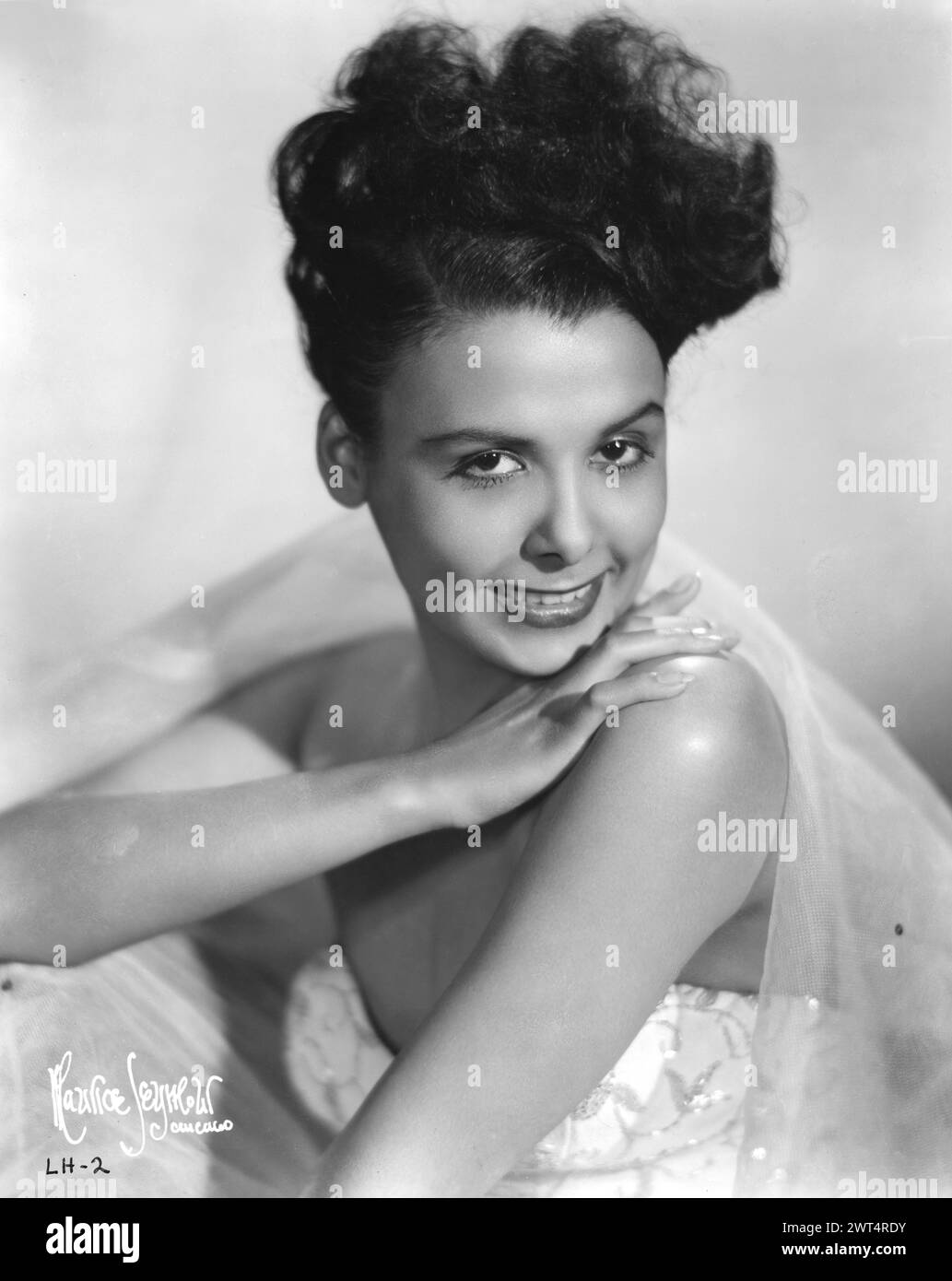 Early 1940s Portrait of African-American Singer / Actress LENA HORNE ...