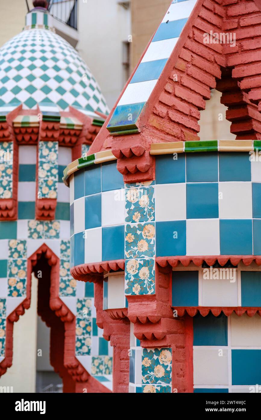Mosaic outside Casa Vicens,, tile details, modernist architecture ...