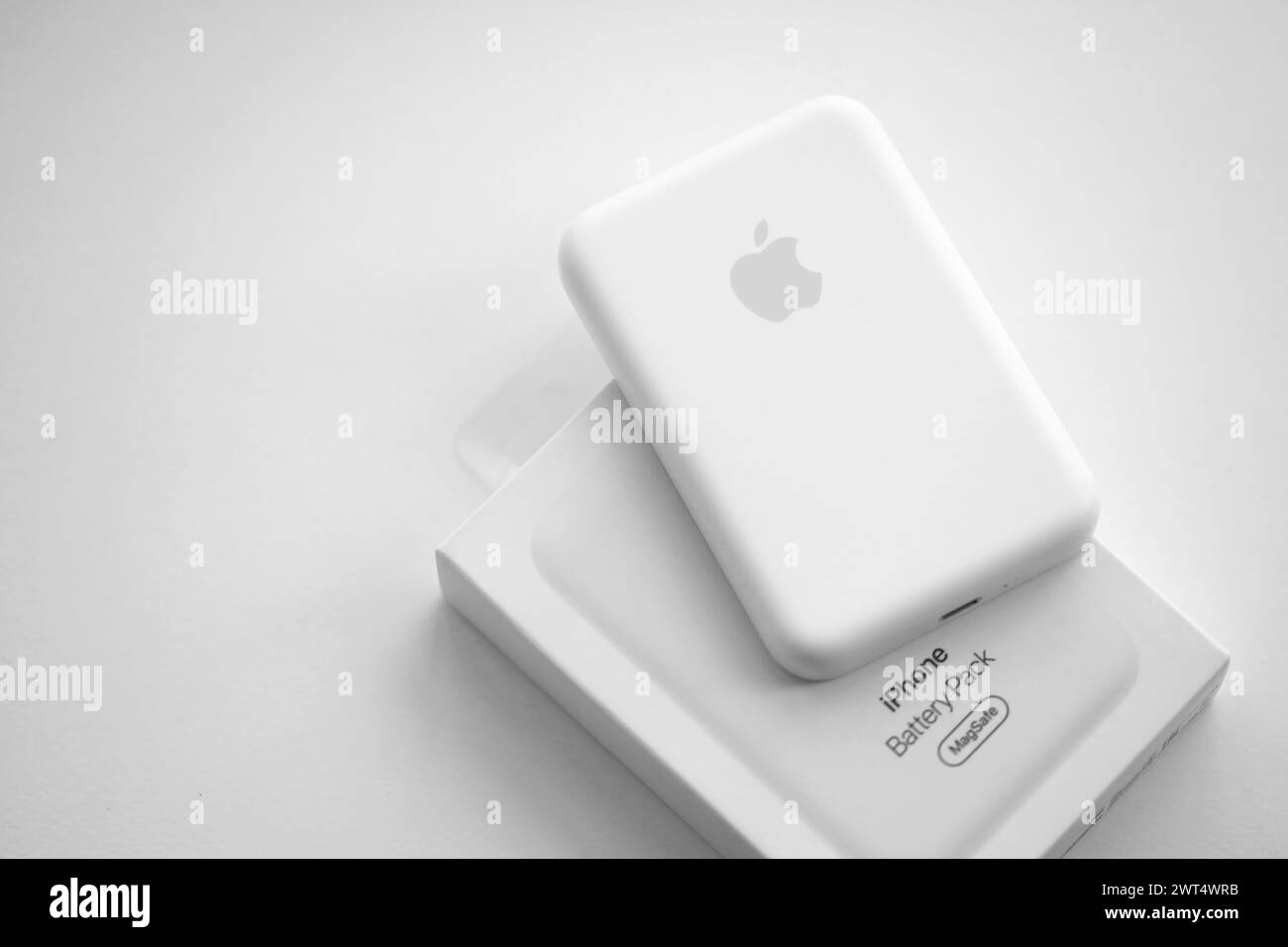 Apple magsafe battery pack hi-res stock photography and images - Alamy