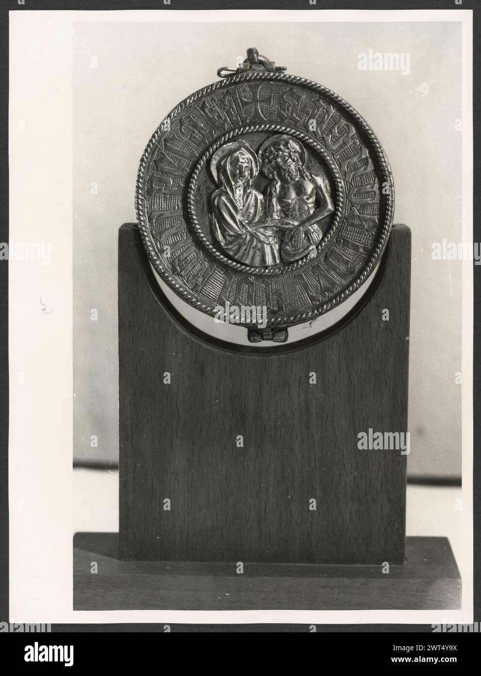 Ivory statue roman hi-res stock photography and images - Alamy