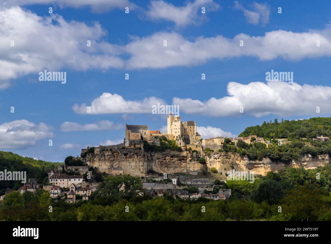 Chateau de Beynac castle, Beynac-et-Cazenac, Dordogne departement ...
