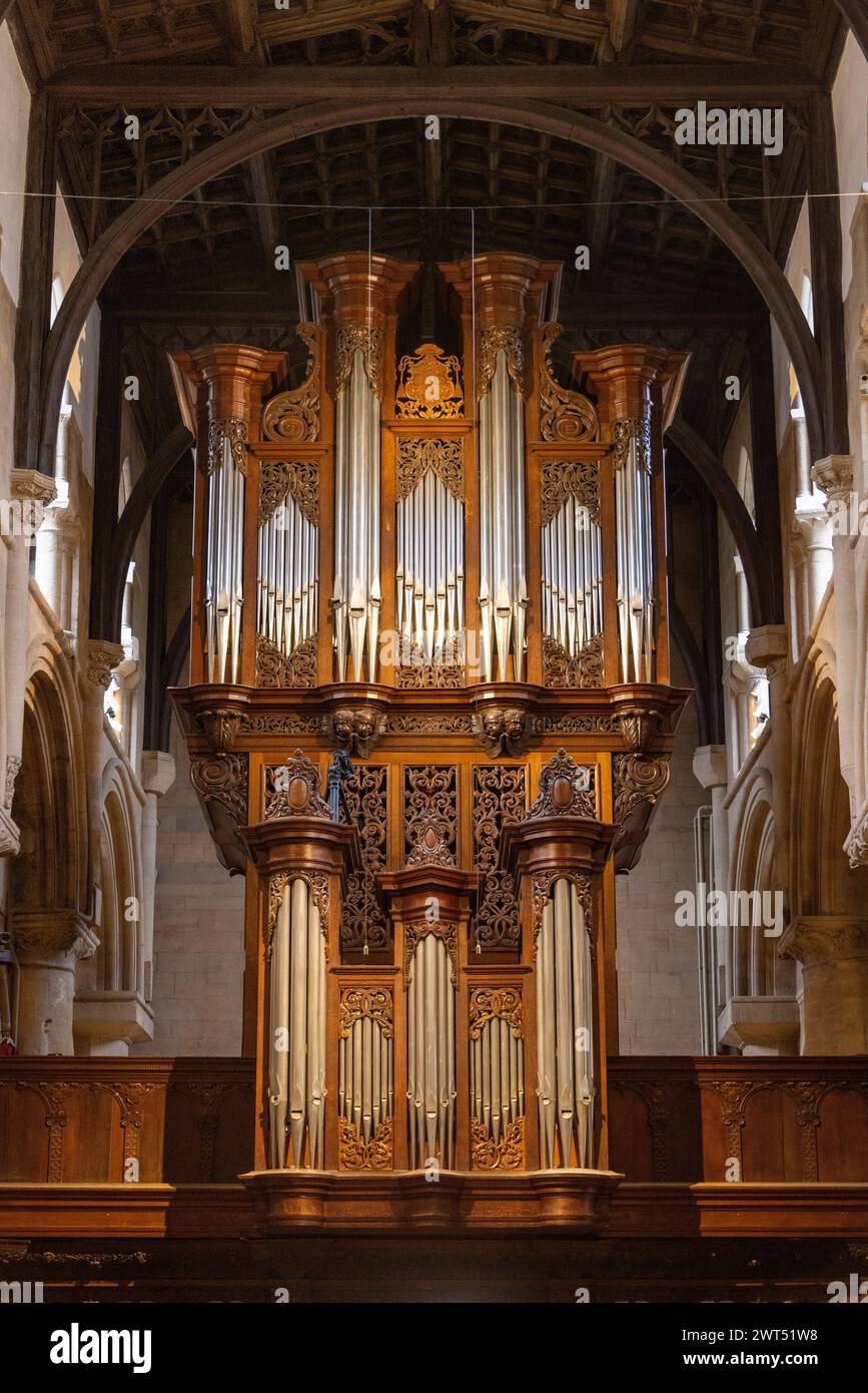 pipes of the organ, Cathedral, Christ Church College, Oxford, England ...
