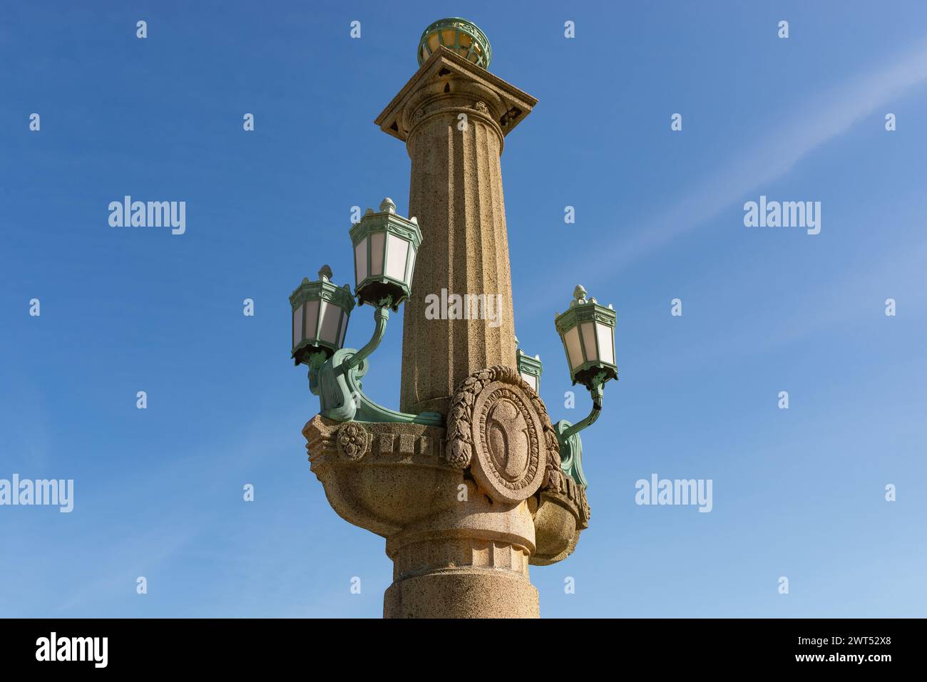 Ornate lamp post on Michigan Avenue in Chicago, Illinois, USA Stock ...