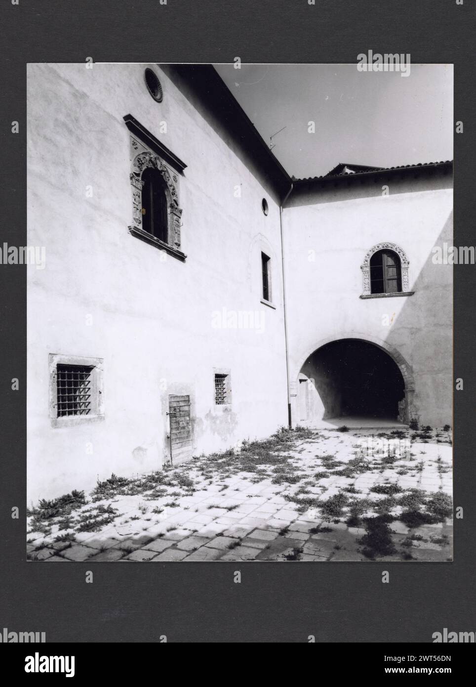 Abruzzo L'Aquila Tagliacozzo Palazzo Ducale. Hutzel, Max 1960-1990 ...