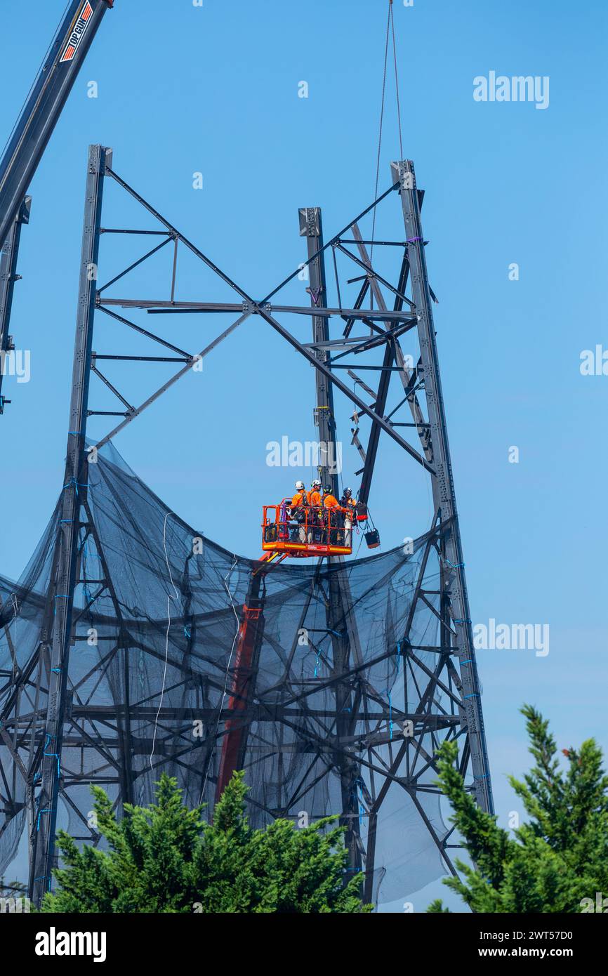 Waverley Communication Tower in Australia is being demolished ...