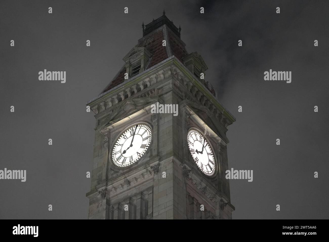 Birmingham Museum and Art Gallery Clock - Chamberlain Square Stock ...