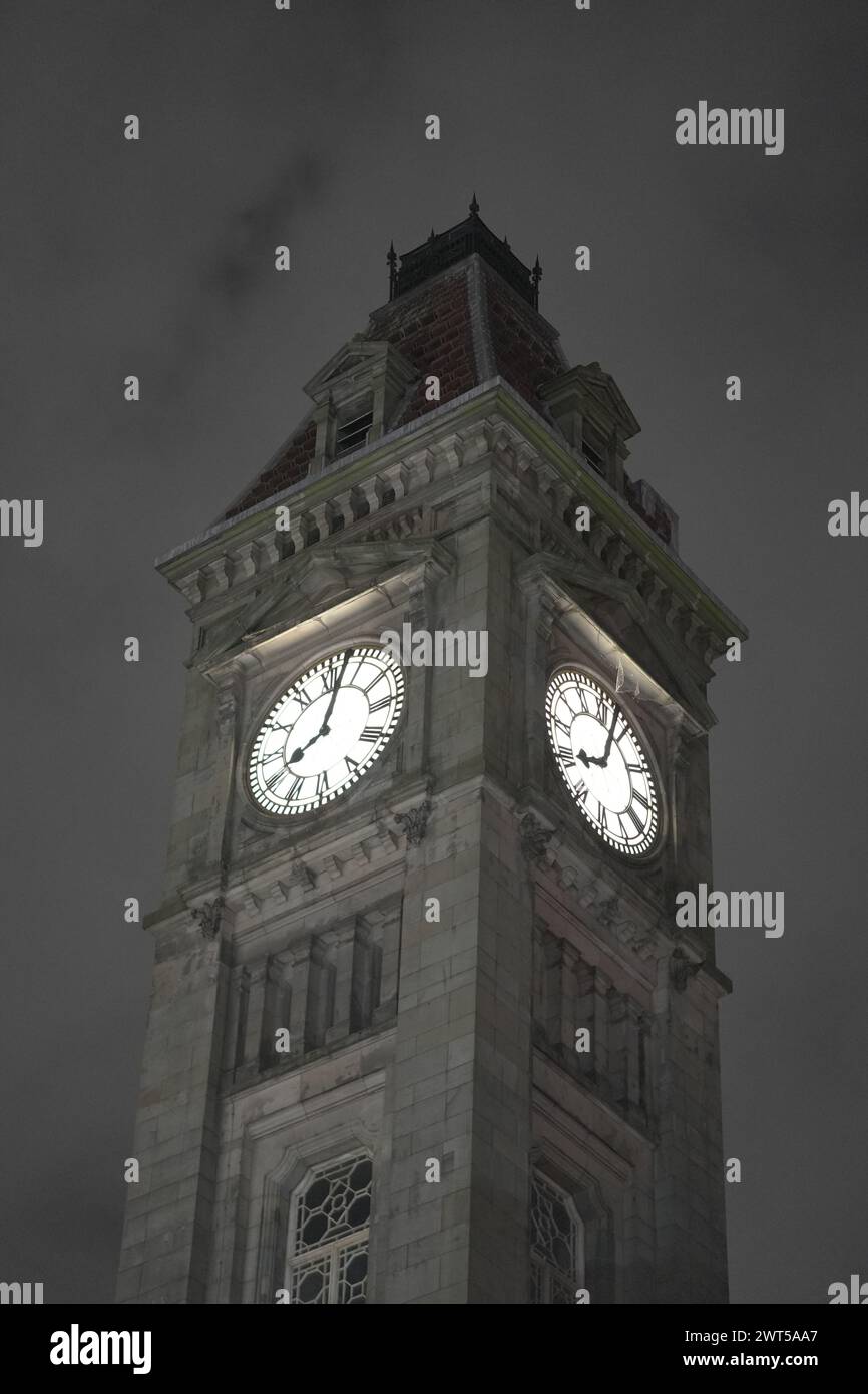 Birmingham Museum and Art Gallery Clock - Chamberlain Square Stock ...