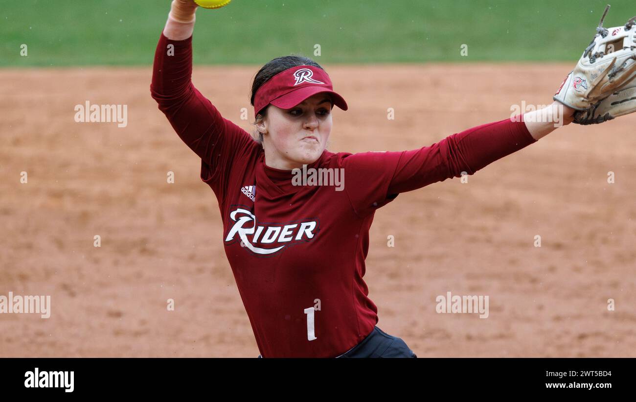 Rider's Jessie Niegocki (1) pitches during an NCAA softball game on ...