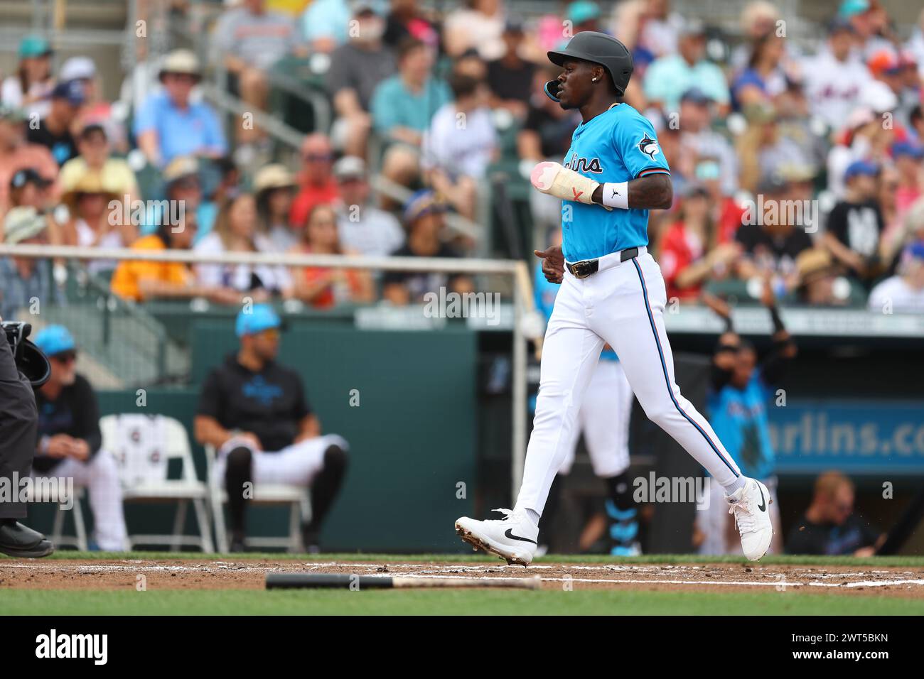 Miami Marlins Jazz Chisholm Jr. #2 scores during the first inning of a ...