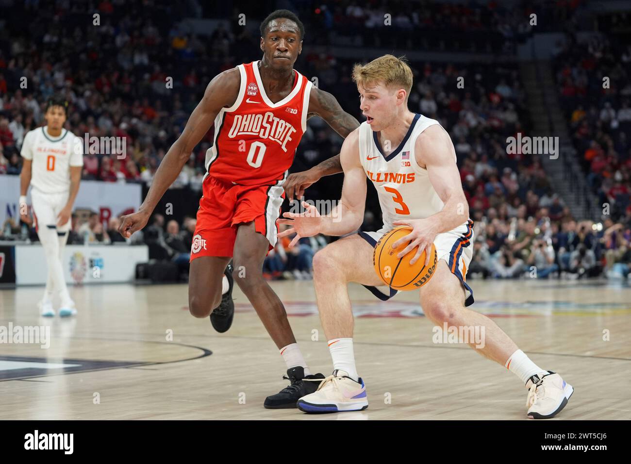 Illinois forward Marcus Domask (3) works toward the basket as Ohio ...