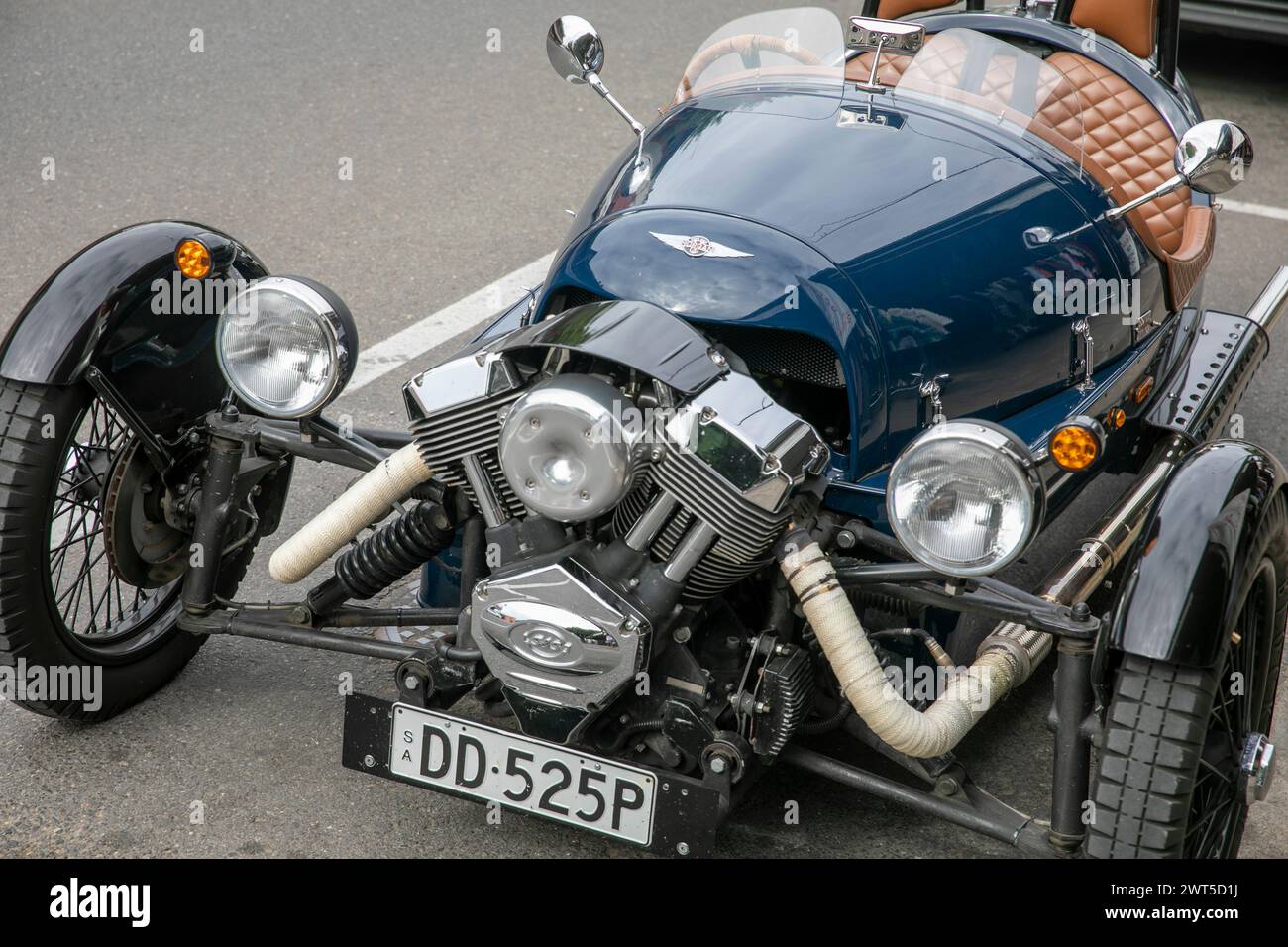 3 wheeled car hi-res stock photography and images - Alamy