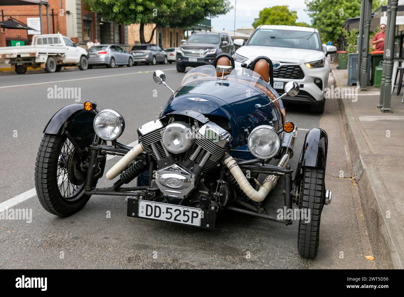 3 wheeled car hi-res stock photography and images - Alamy