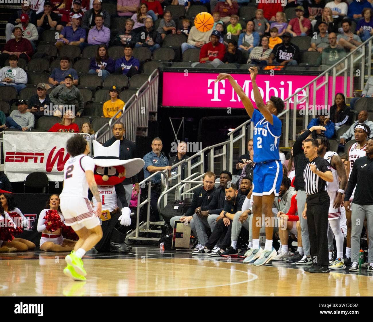Kansas City, Missouri, USA. 14th Mar, 2024. Cougars (2) G Jaxson ...