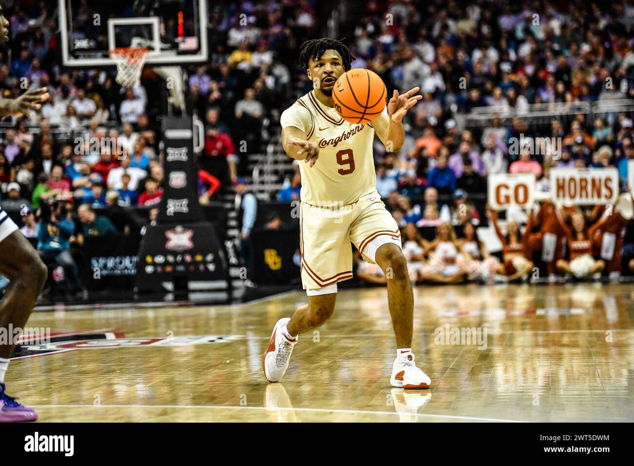 Kansas City, Missouri, USA. 13th Mar, 2024. Texas (9) G Ithiel Horton ...