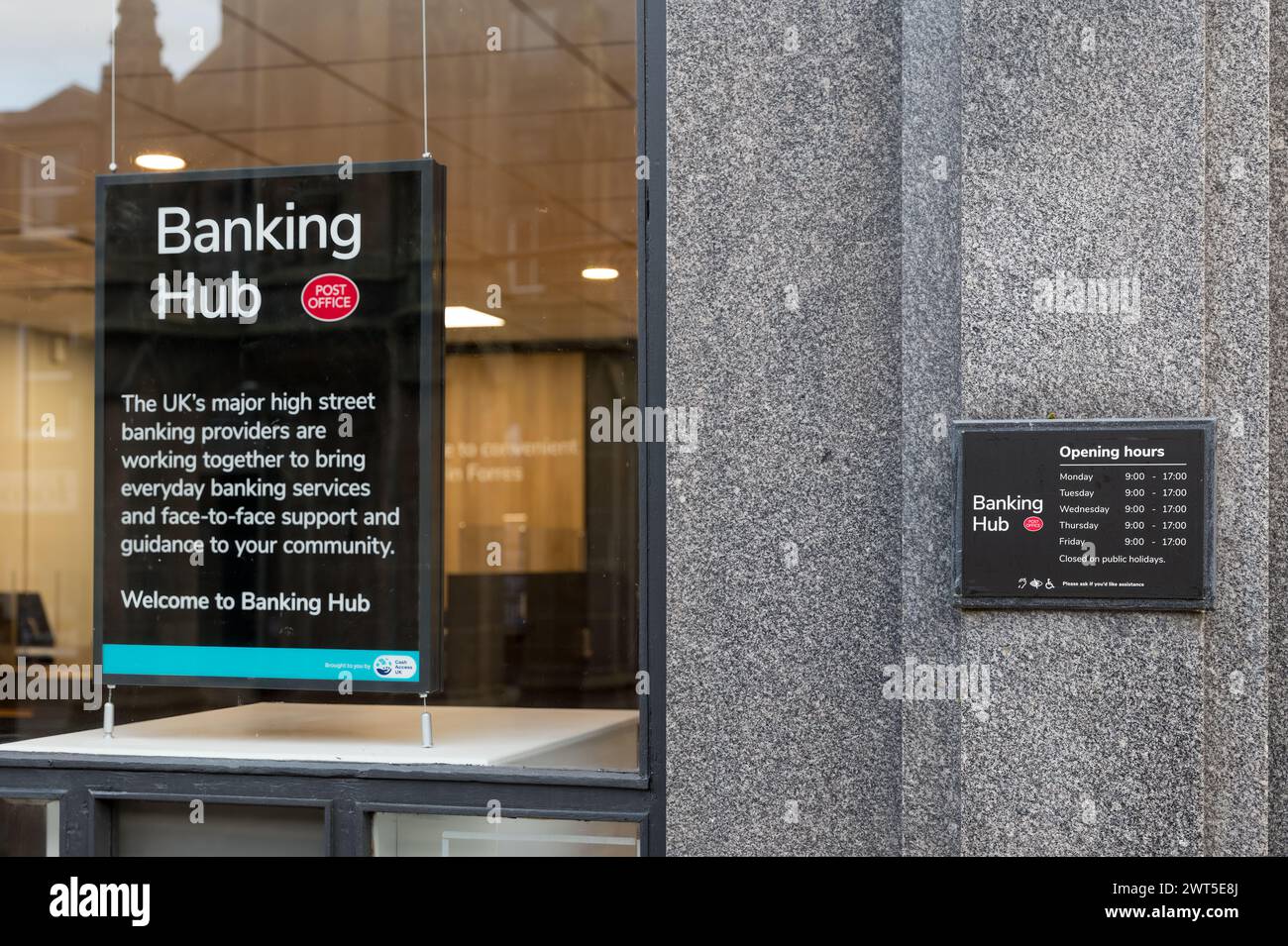 Bank hub and post office hi-res stock photography and images - Alamy