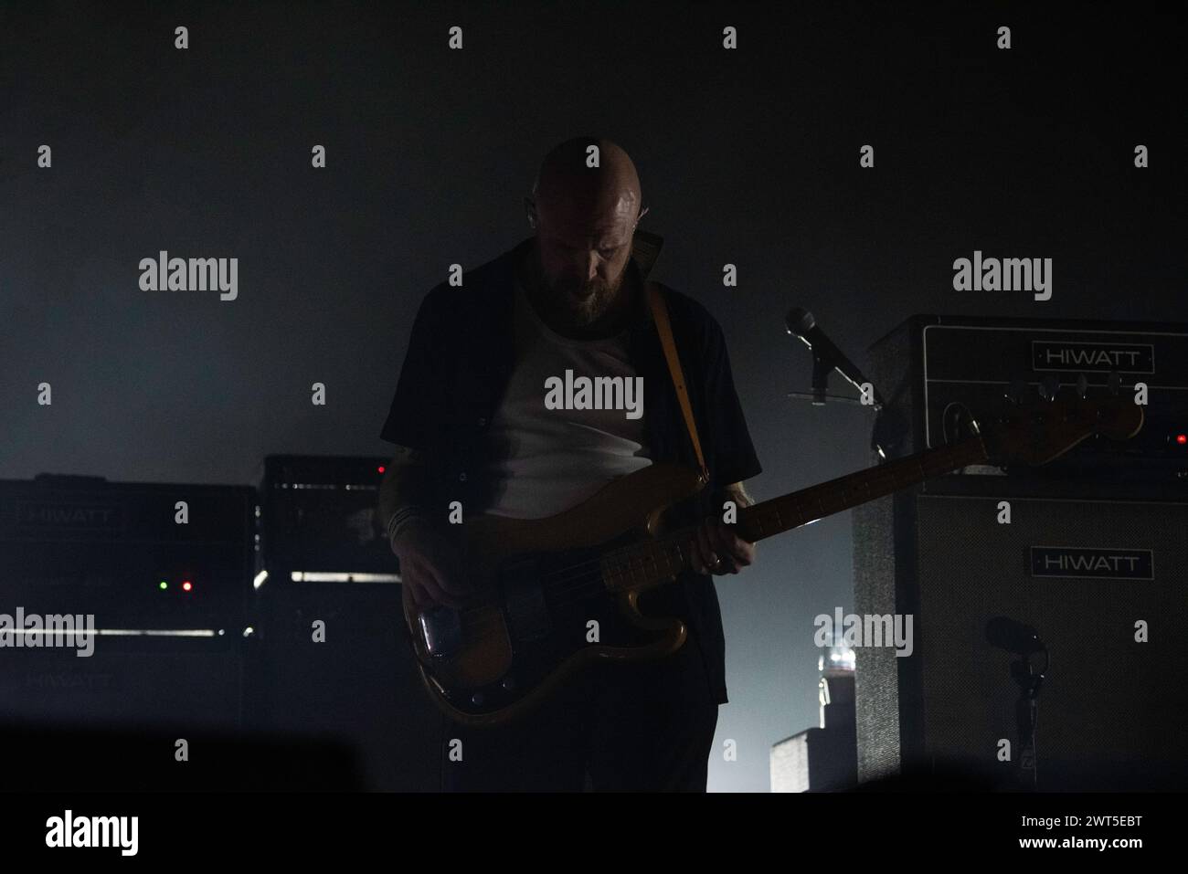 Idles bassista hi-res stock photography and images - Alamy