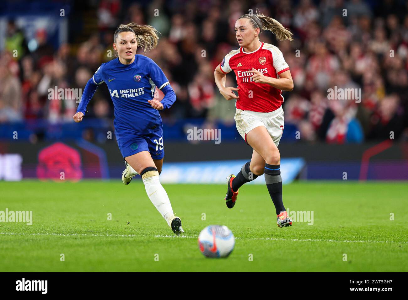 London, UK. 15th Mar, 2024. Johanna Rytting Kaneryd of Chelsea (left ...