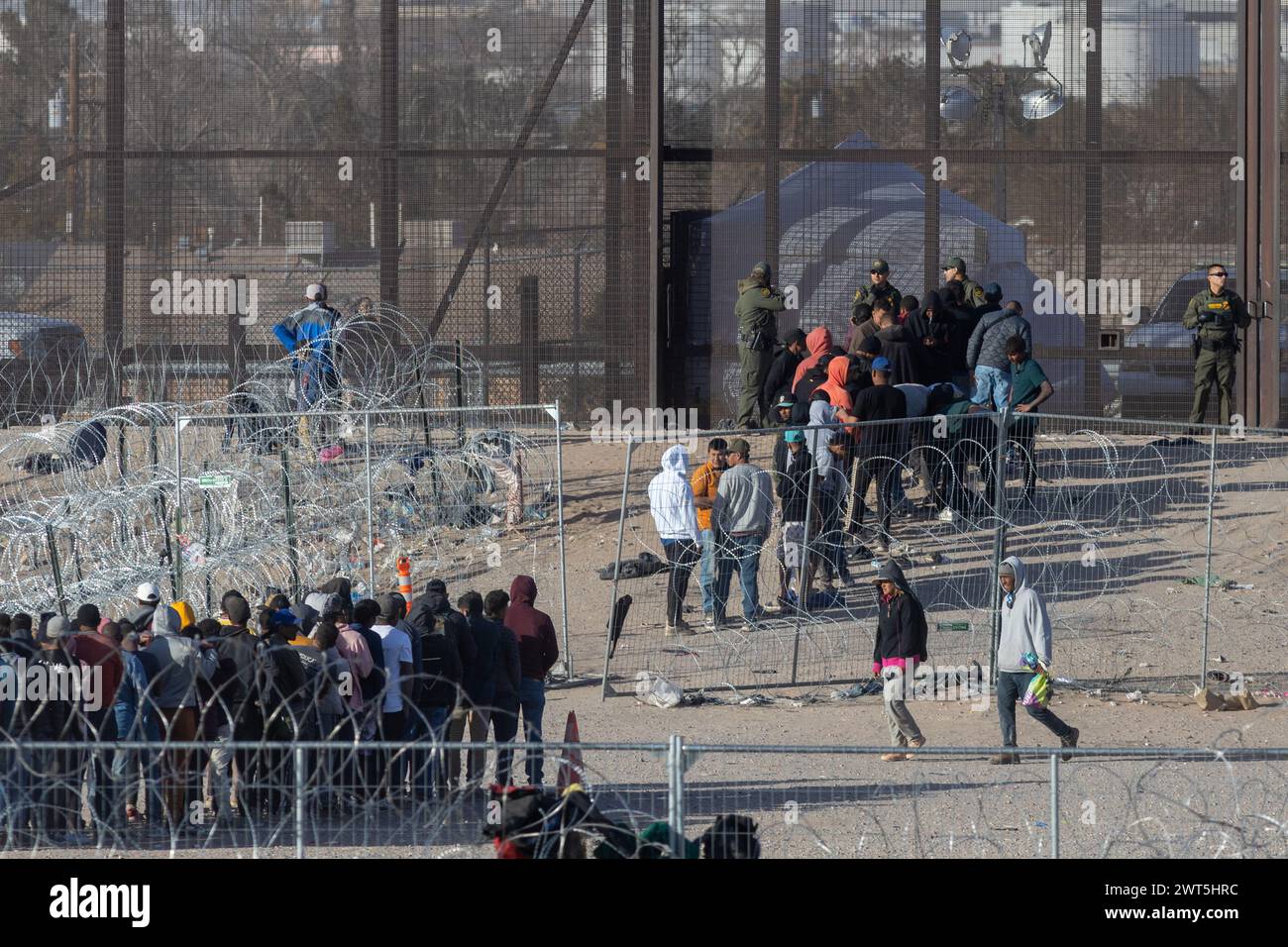 Auburn Hills, Michigan, USA. 15th Mar, 2024. Hundreds of migrants from ...