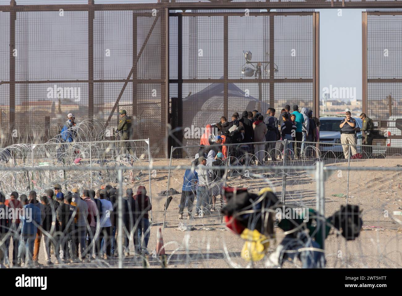 March 15, 2024, Auburn Hills, Michigan, USA: Hundreds of migrants from ...