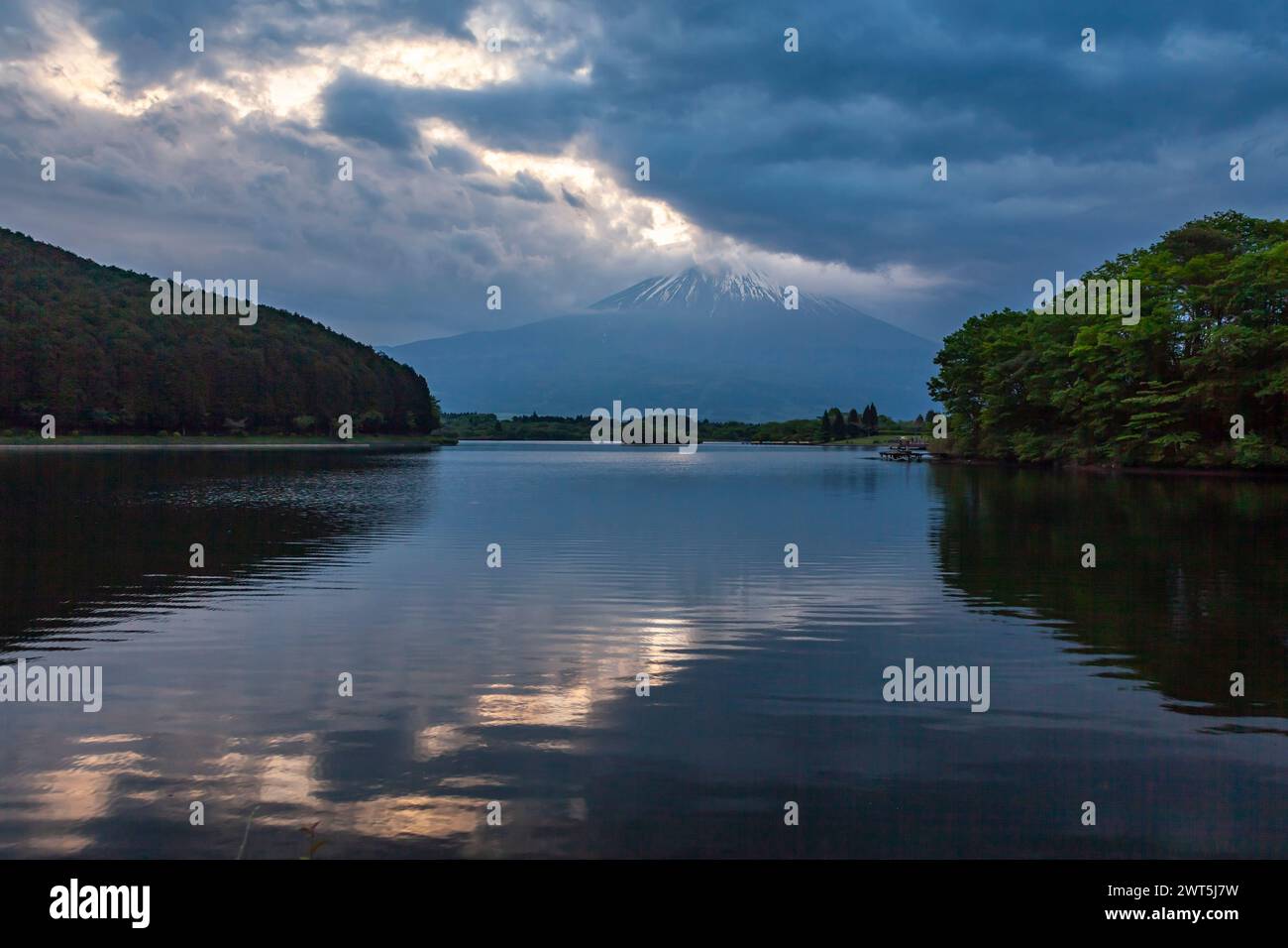 Mount Fuji, Lake Tanuki, cloudy morning, Minobu-cho, Yamanashi, Japan ...