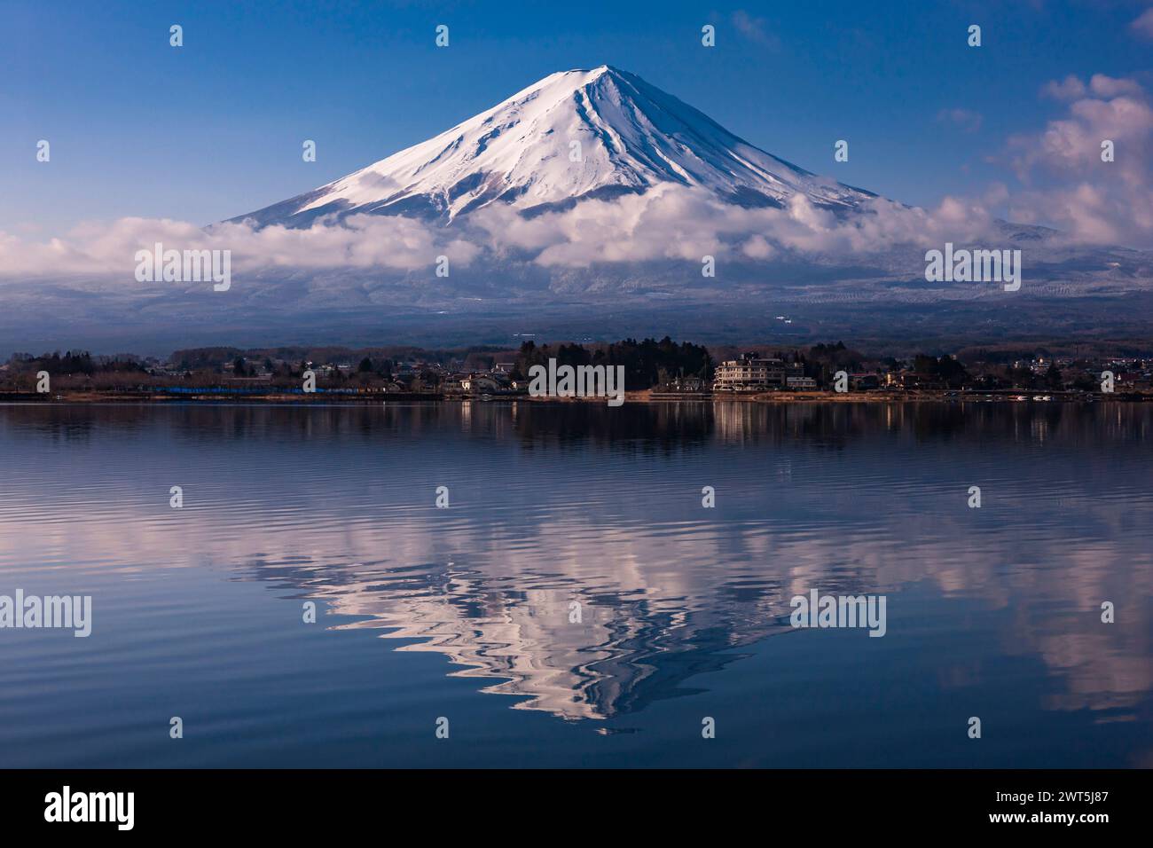 Fujikawaguchiko cho hi-res stock photography and images - Alamy