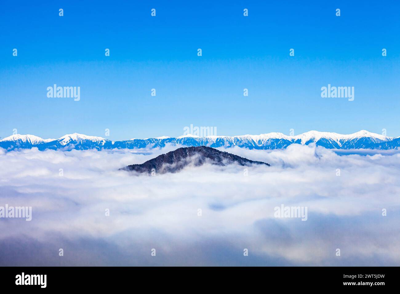 Minami alps mountains, view from Mt. Mitsutouge(1785m), Nishikatsura ...