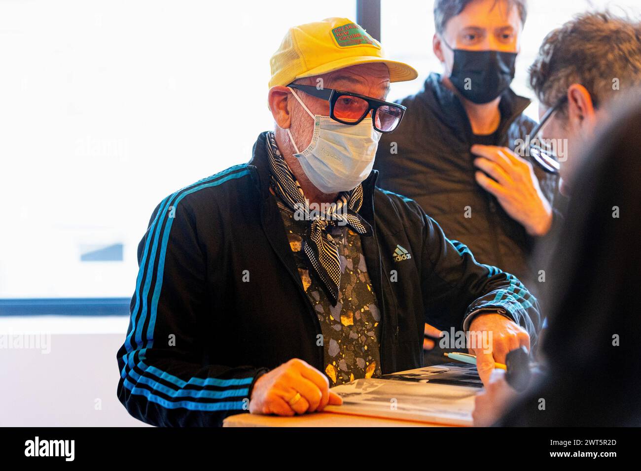 Rem band hi-res stock photography and images - Alamy