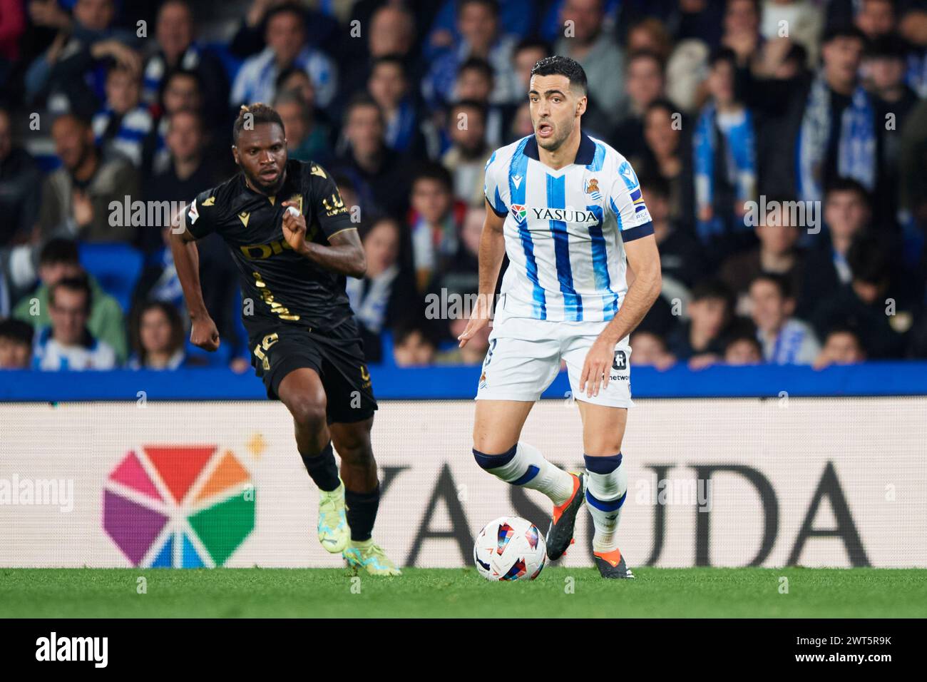 Mikel Merino of Real Sociedad with the ball during the LaLiga EA Sports ...