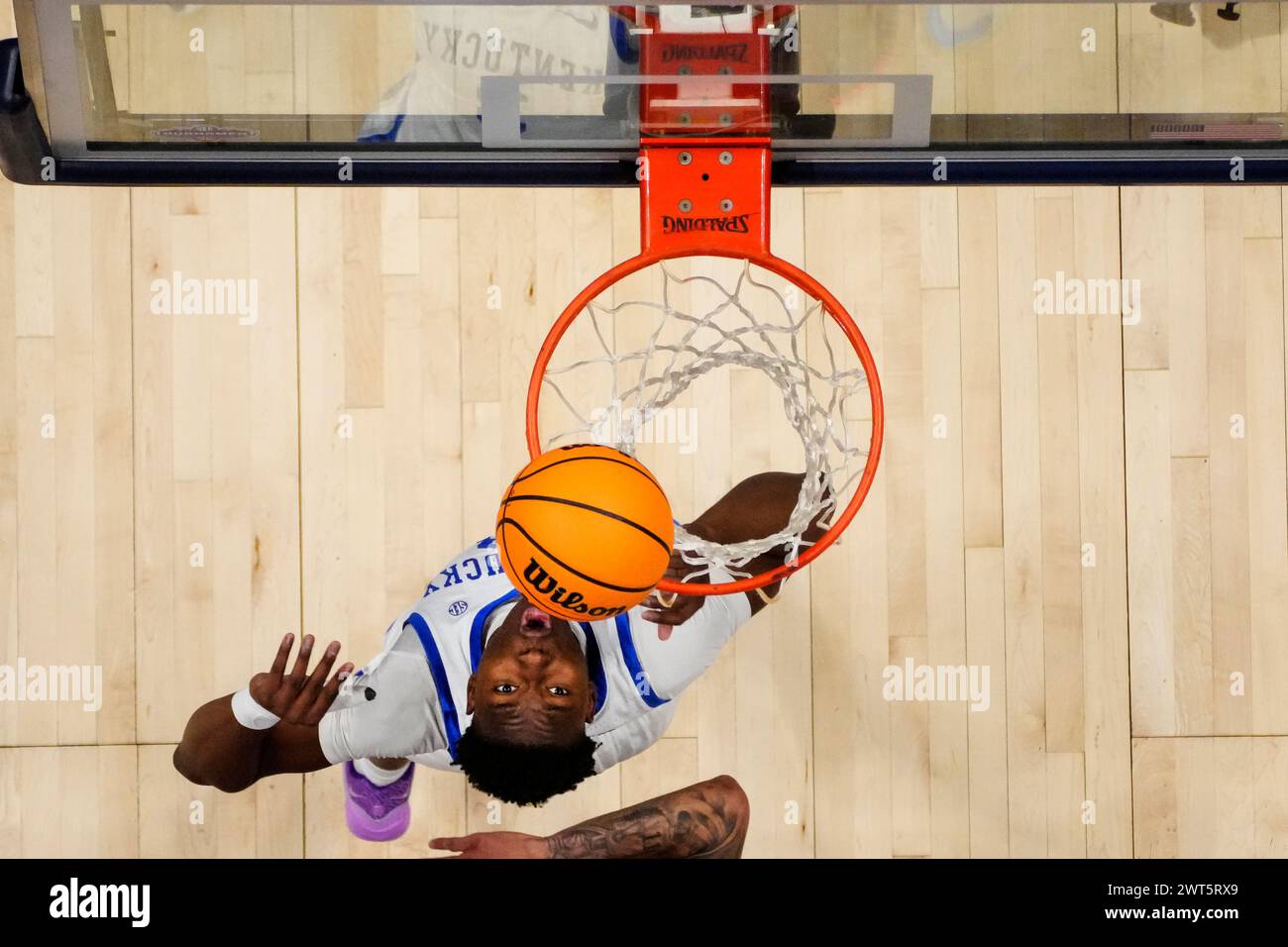 Kentucky guard Adou Thiero (3) eyes a rebound during the first half of ...