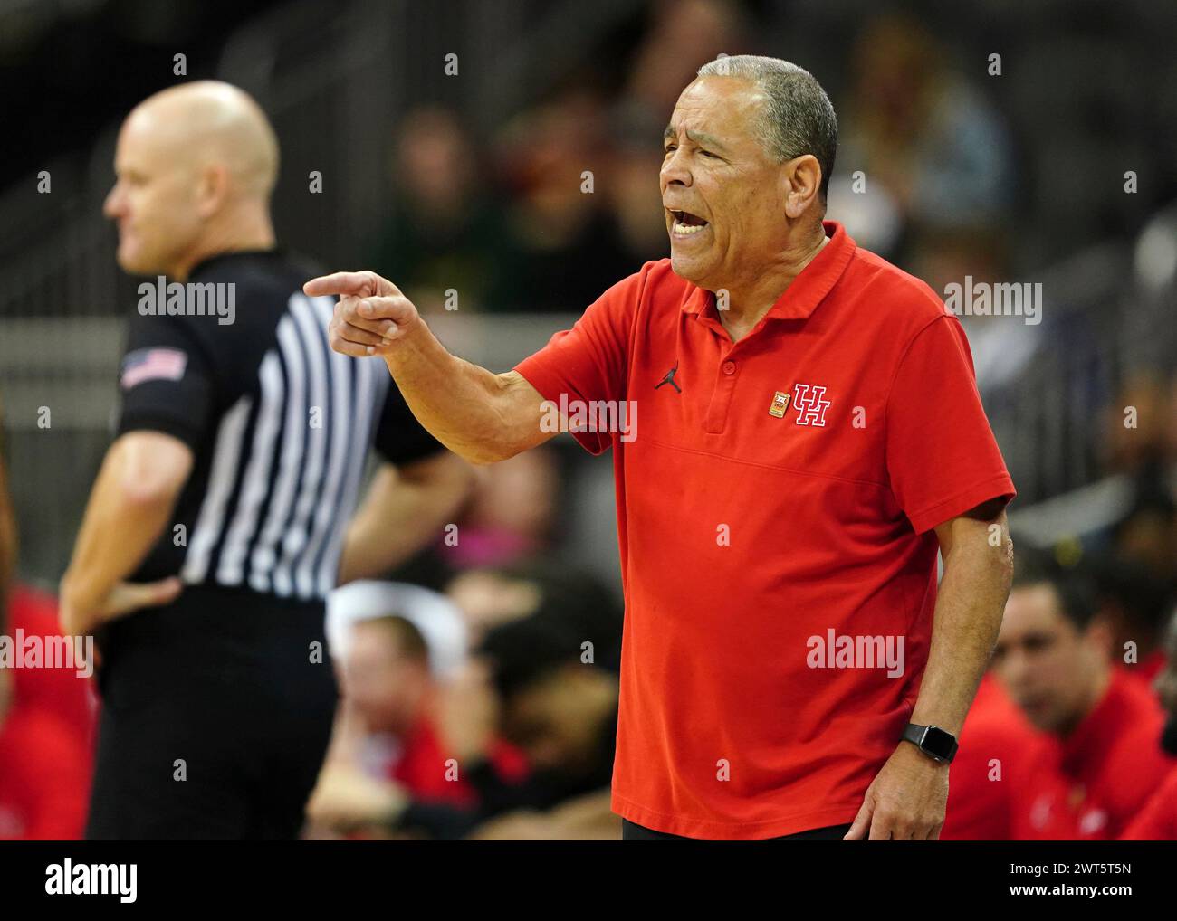 MAR 15 2024: Houston coach Kelvin Sampson gives his team instructions ...