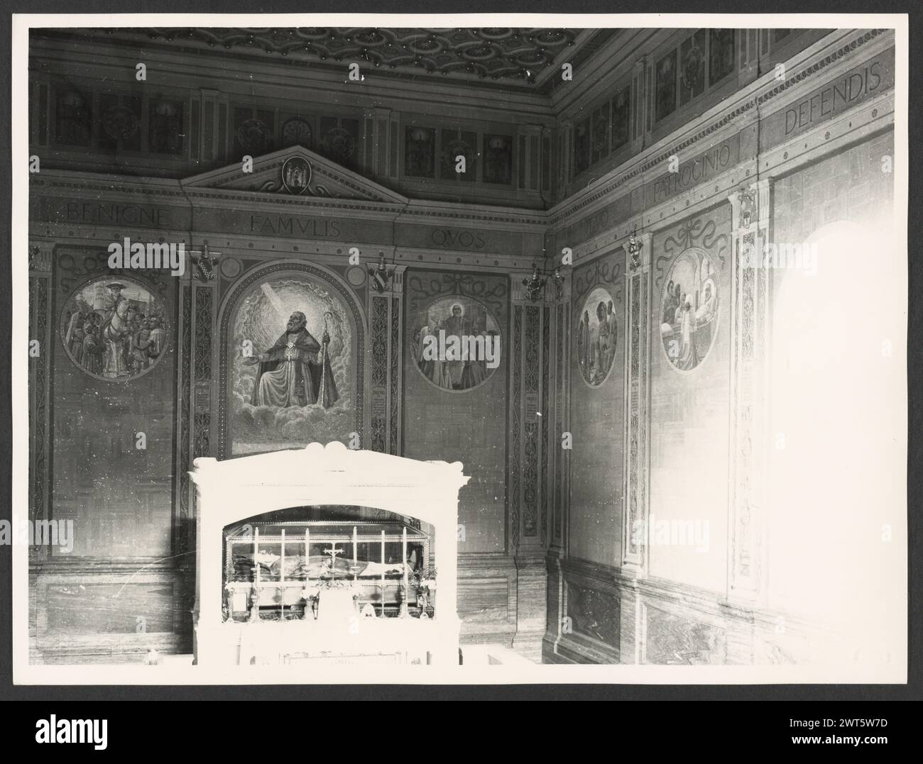 Intarsia ceiling design hi-res stock photography and images - Alamy