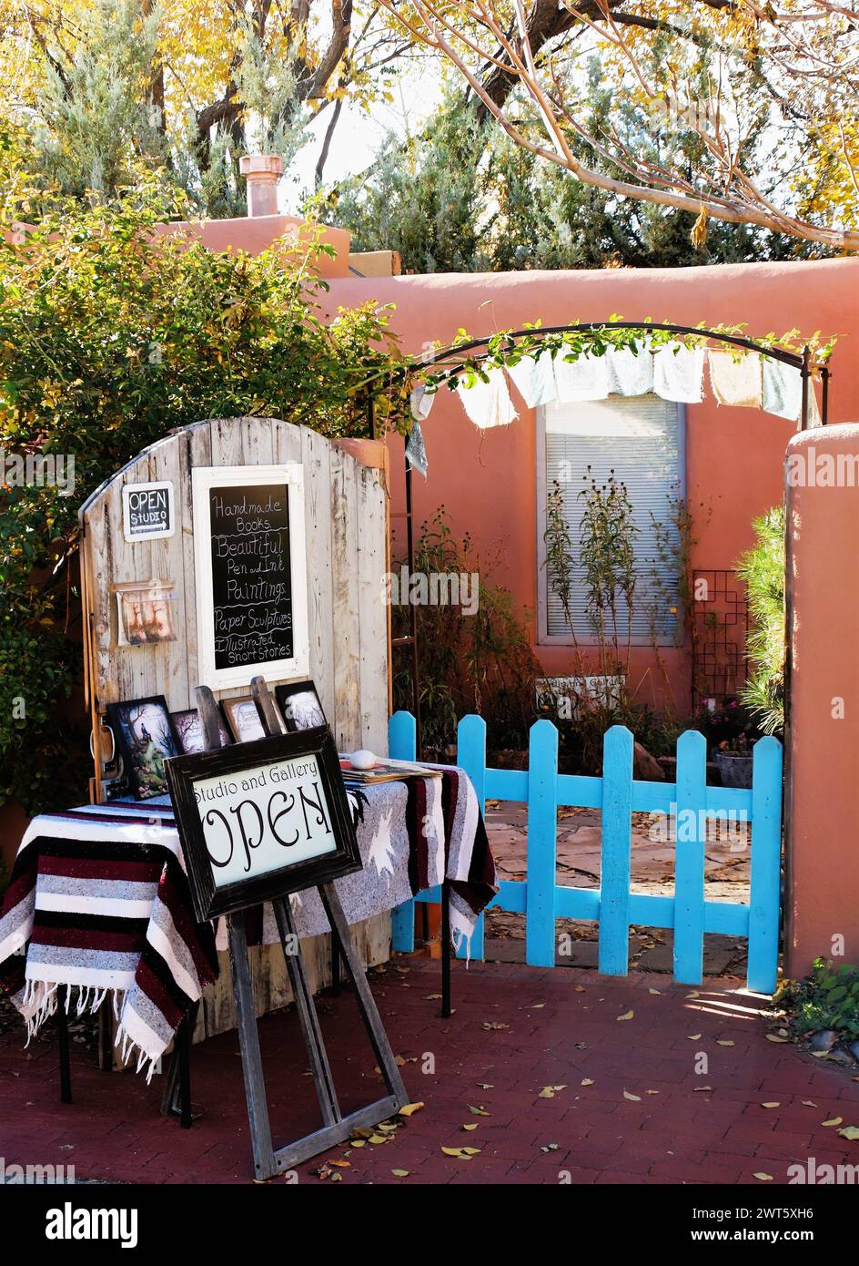 Adobe art gallery entrance hi-res stock photography and images - Alamy