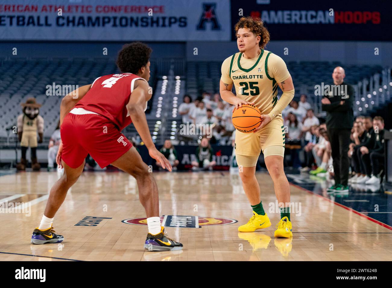 FORT WORTH, TX - MARCH 15: Charlotte 49ers guard Lu'Cye Patterson (25 ...