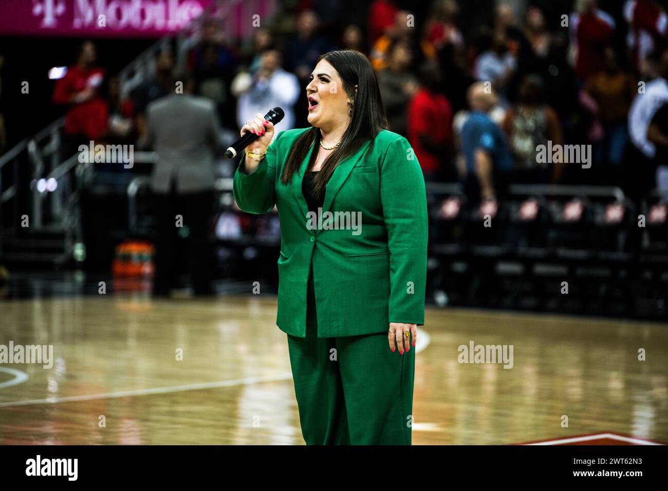 Kansas City, Missouri, USA. 15th Mar, 2024. Singer Deanna R singing the ...