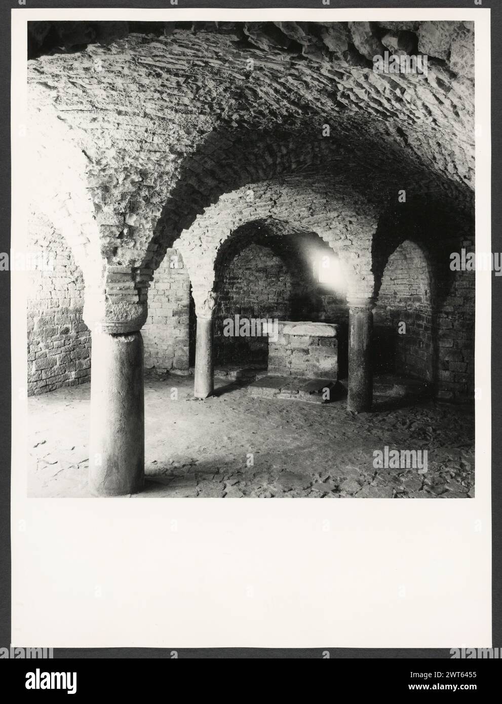 Umbria Perugia Spello S. Silvestro8. Hutzel, Max 1960-1990 Medieval ...