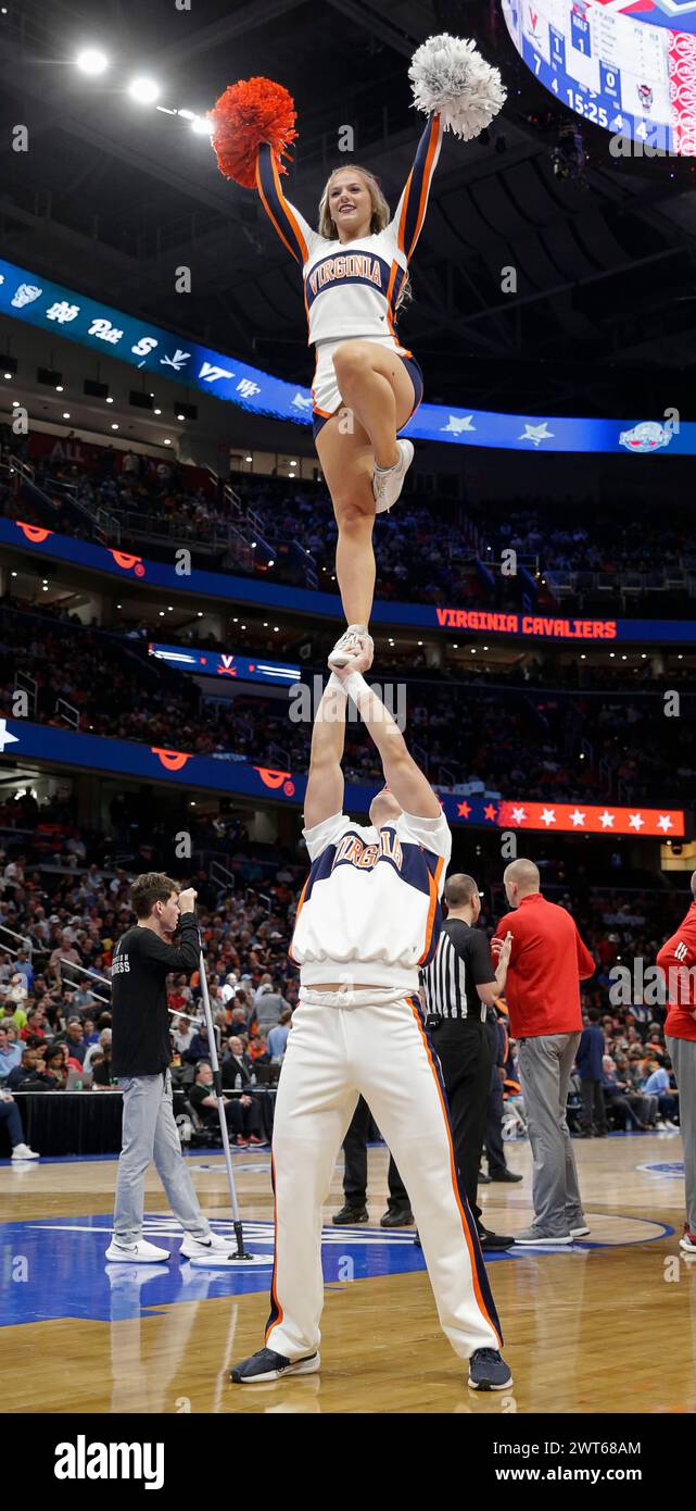 Virginia cheerleaders hi-res stock photography and images - Alamy