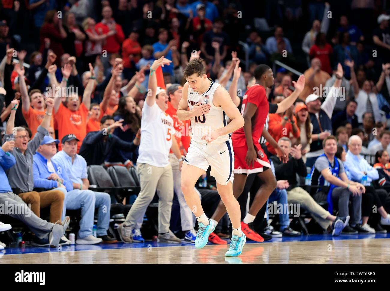 Atlantic 10 conference mens basketball hi-res stock photography and ...