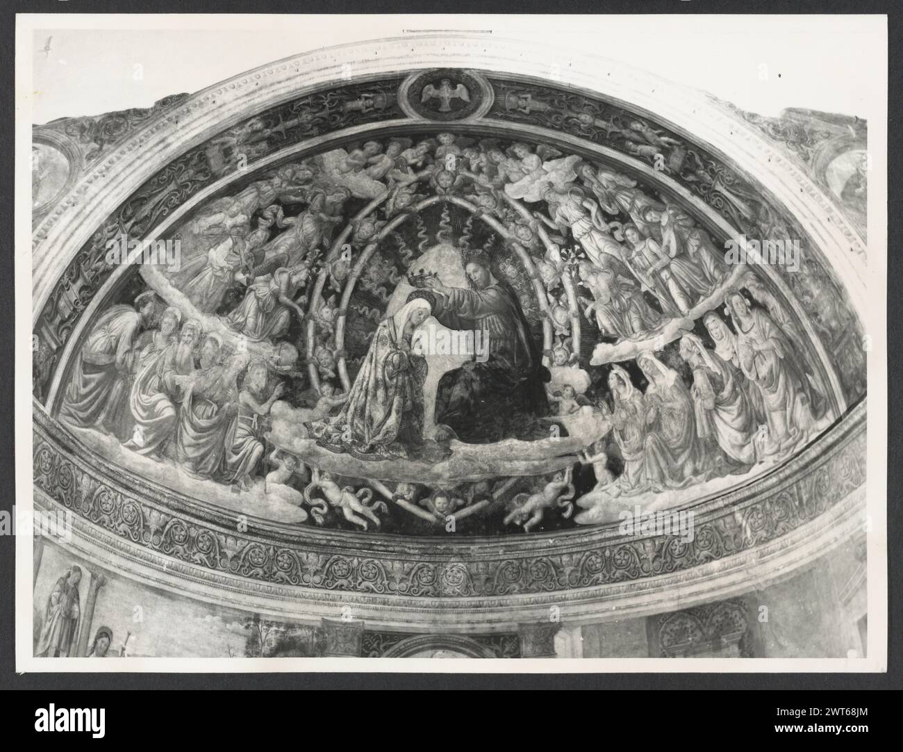 Chapel st anthony statue hi-res stock photography and images - Alamy