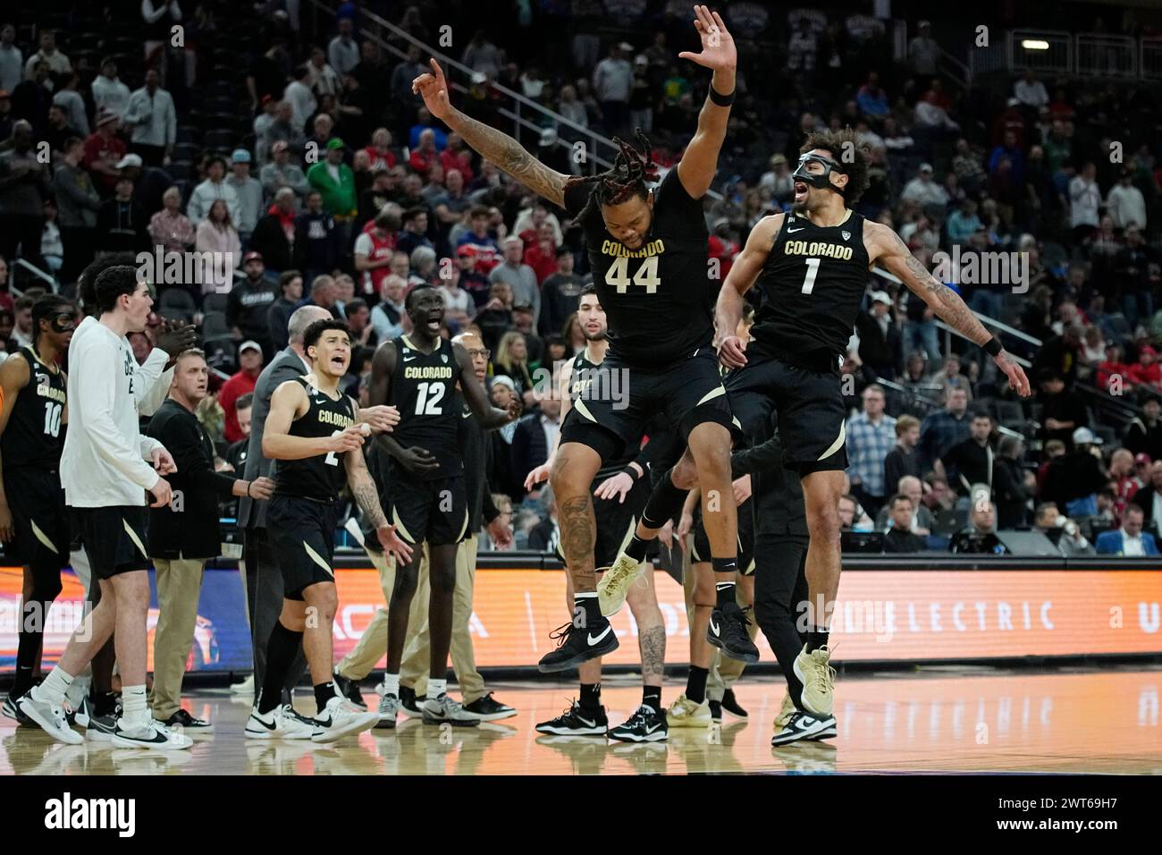 Colorado guard J'Vonne Hadley (1) and center Eddie Lampkin Jr. (44 ...