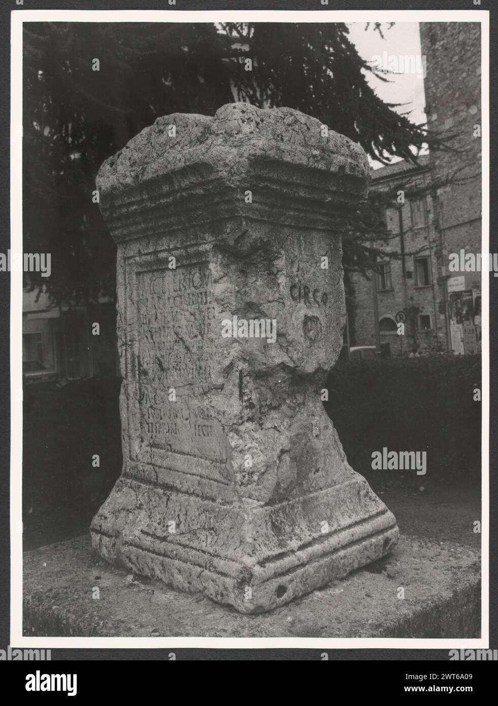 Molise Isernia Isernia Fontana della Fraterna. Hutzel, Max 1960-1990 ...