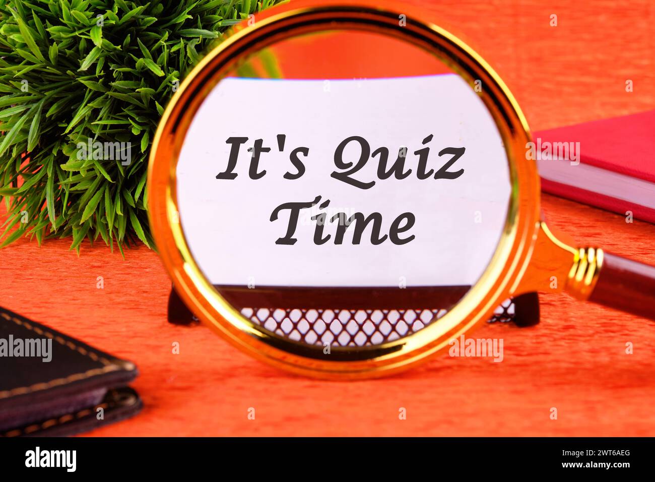 Quizzing glass hi-res stock photography and images - Alamy