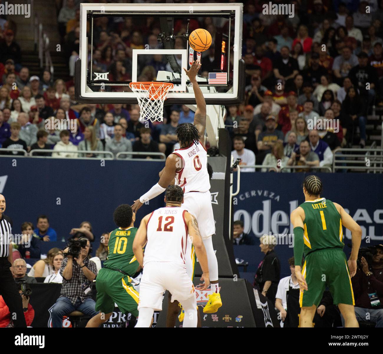 Kansas City, Missouri, USA. 14th Mar, 2024. ISU (0) F Tre King shoots ...