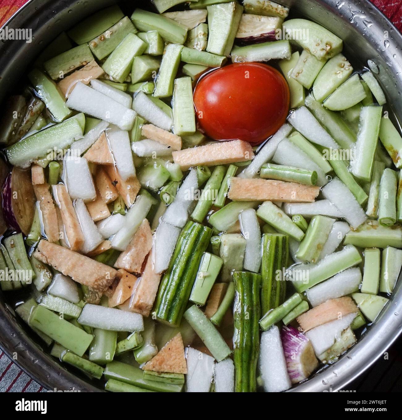 Chutney making process hi-res stock photography and images - Alamy