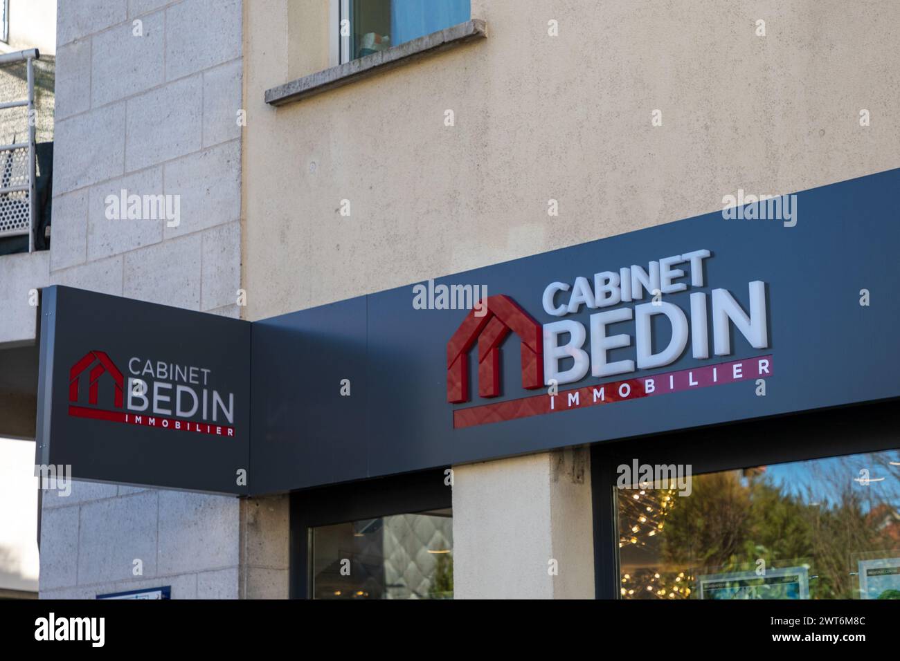 Cabinet bedin hi-res stock photography and images - Alamy