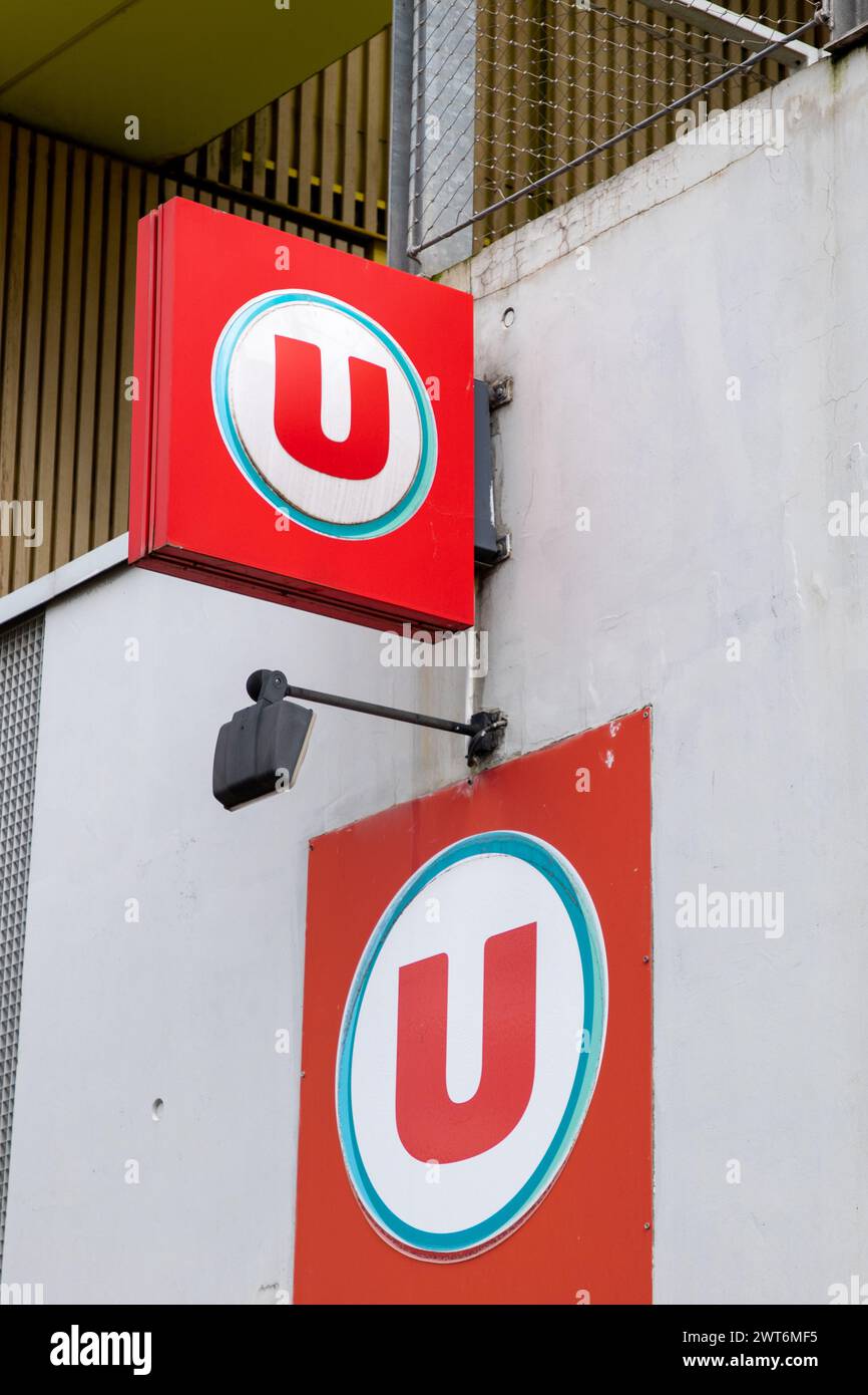 Bordeaux , France - 03 12 2024 : Super U market chain shop supermarket ...