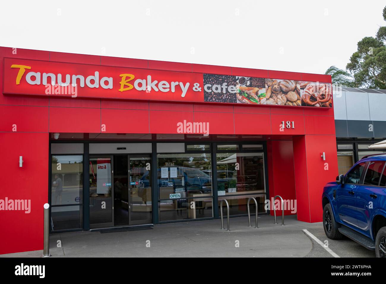 Cafe baked goods hi-res stock photography and images - Alamy