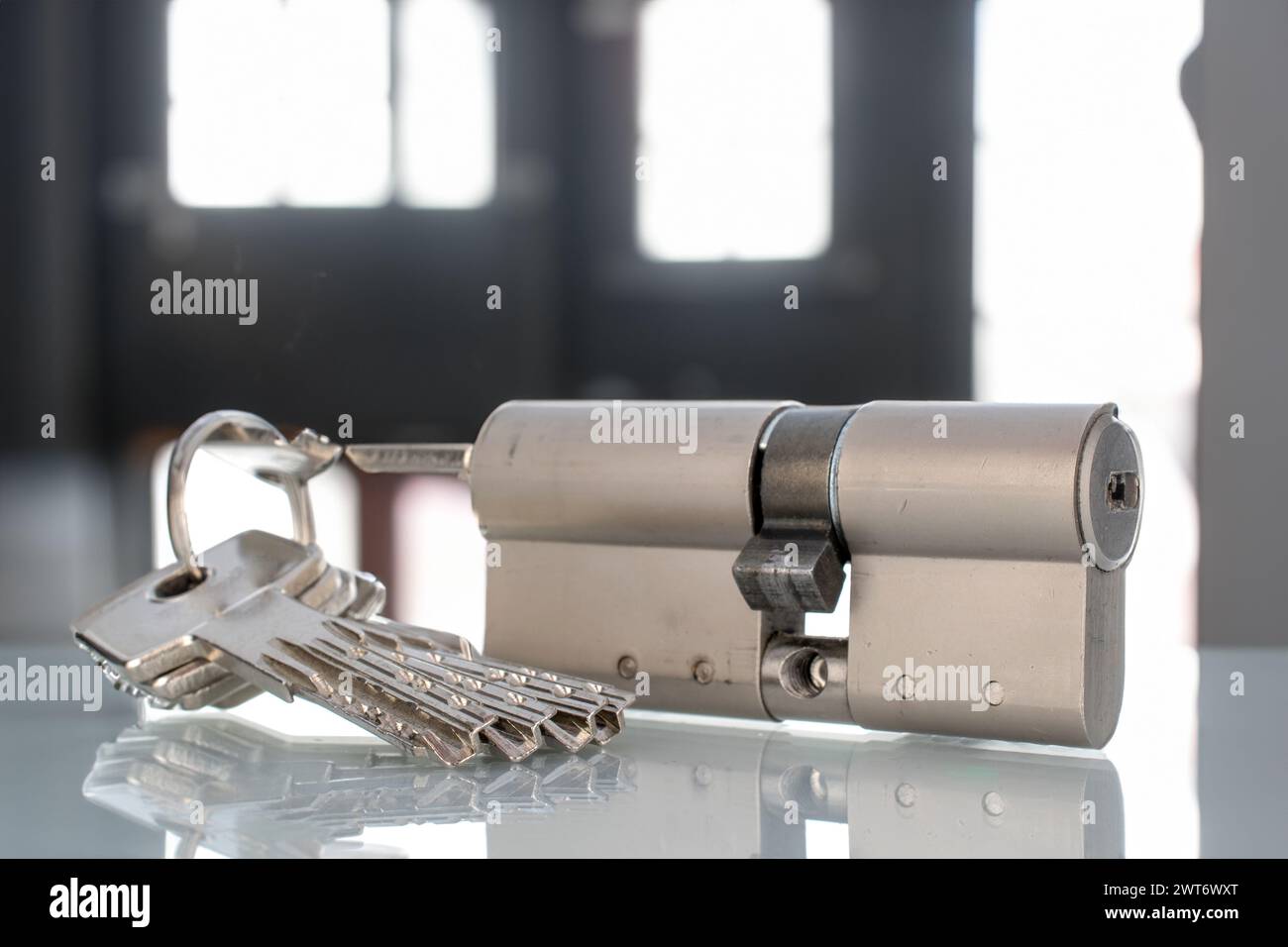 One lock hi-res stock photography and images - Alamy