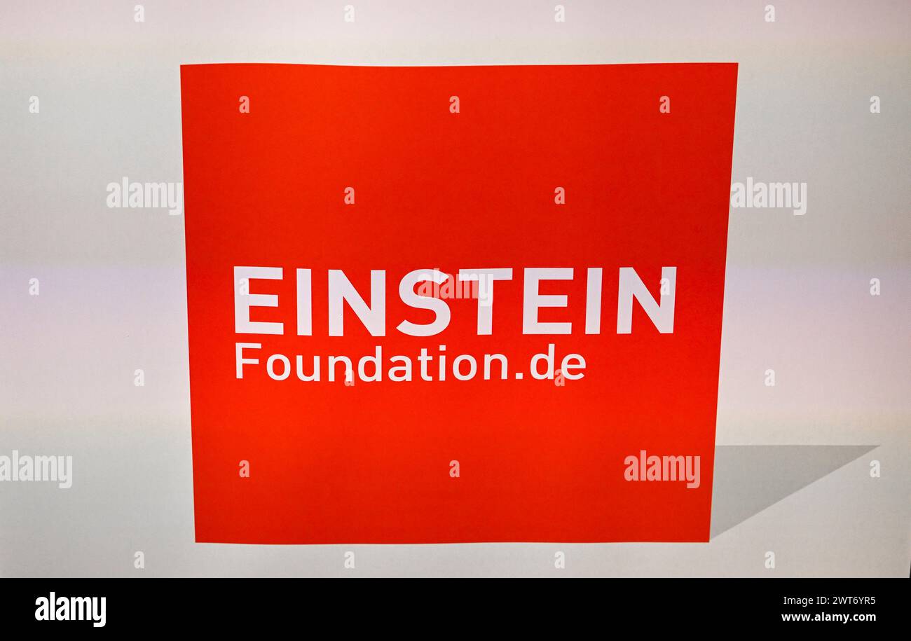 Science museum logo hi-res stock photography and images - Alamy