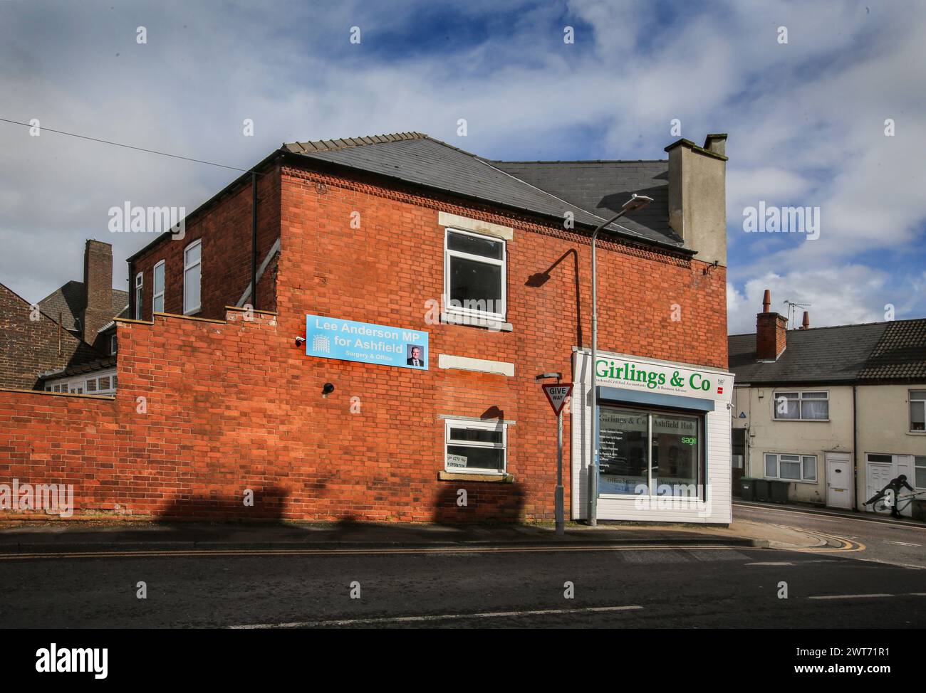 Lee anderson mp surgery and office hi-res stock photography and images ...