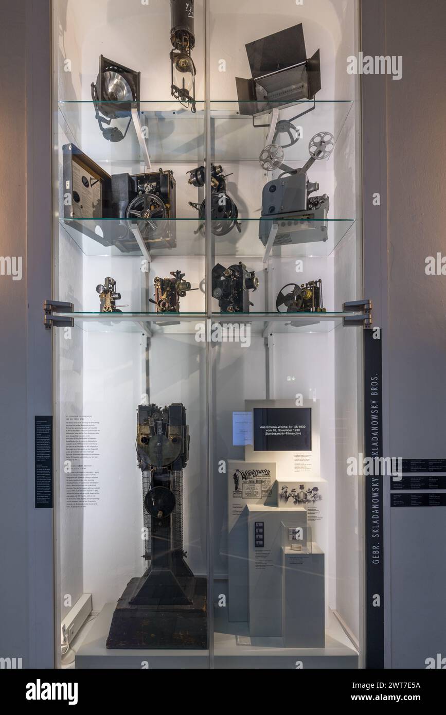 Film projectors hi-res stock photography and images - Alamy